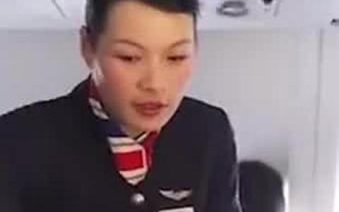 “中国护照掉了?没关系,那你唱国歌”,空姐讲述真实的利比亚撤侨故事