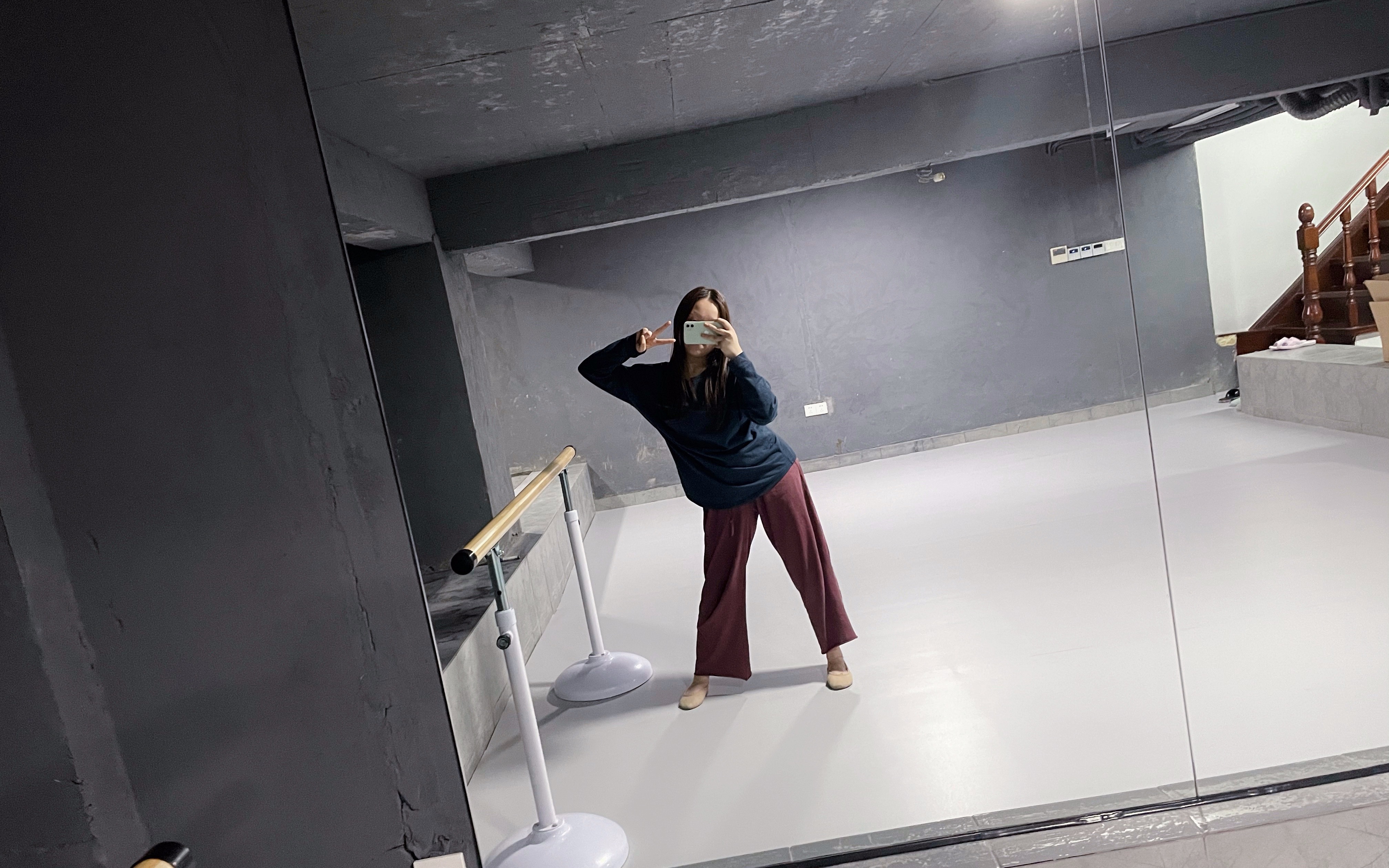 【小九】如何在家中打造一个舞蹈练习室?地下舞房装修VLOG 过程全...