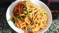 在家做美食,家常炒米粉,做法简单又好吃,自己做的更美味!