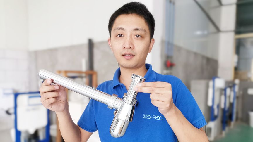 水池下面的软管扔了吧,使用后排水存水弯,既美观又实用