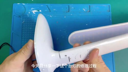 得力4325LED多功能触控台灯不亮了,不管坏啥,只花10元就能修好