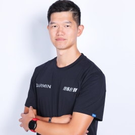 跑步教练何炳玄 