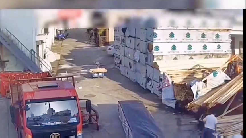 #监控下的一幕 #危险瞬间 #事故案例警示