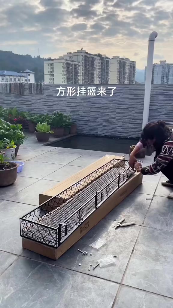 好多朋友问这款挂篮安装简单不,简单实用,还不占地方,视频小黄车同款...