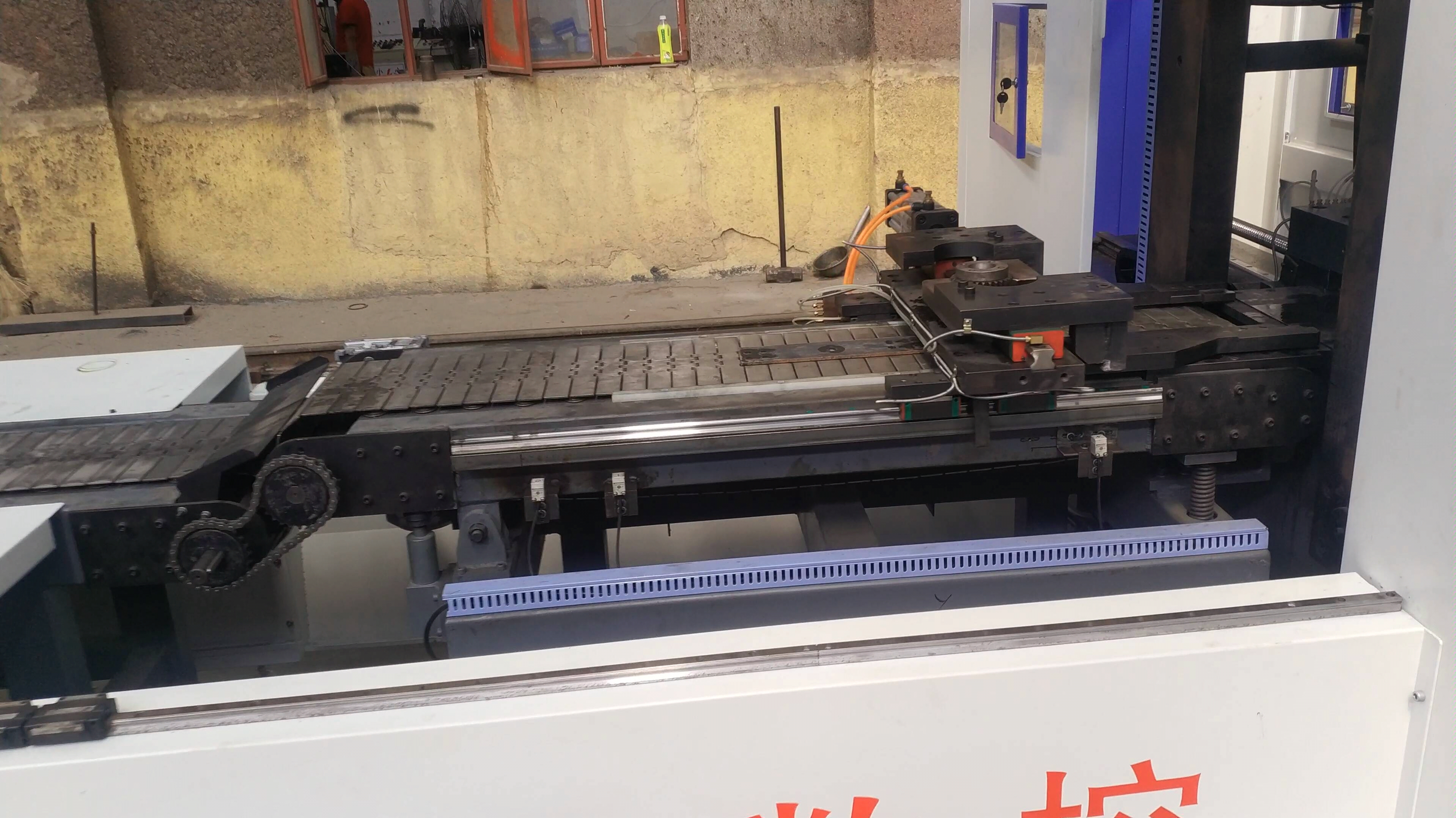 【创开】【巨辉】母线铜排孔是冲出来的【铭】