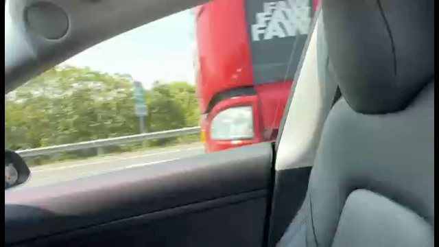 【特斯拉车主危险驾驶行为大赏】字面意思 没话吐槽 建议早点开席 我...