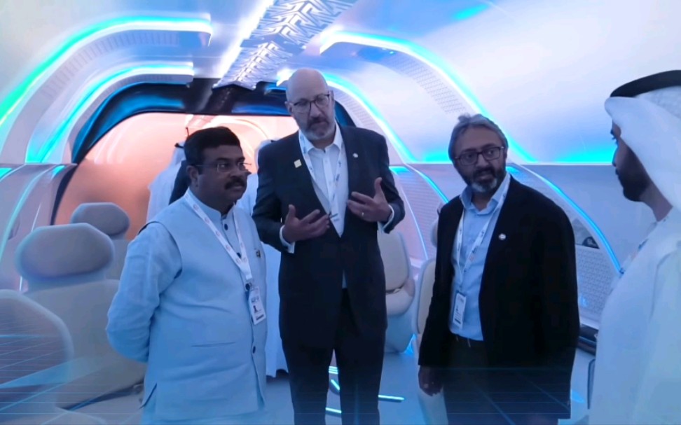 【Hyperloop One】世界能源大会上的展示