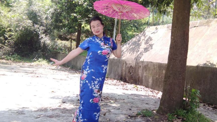 广场,旗袍走秀伞舞《江南情》教学动作
