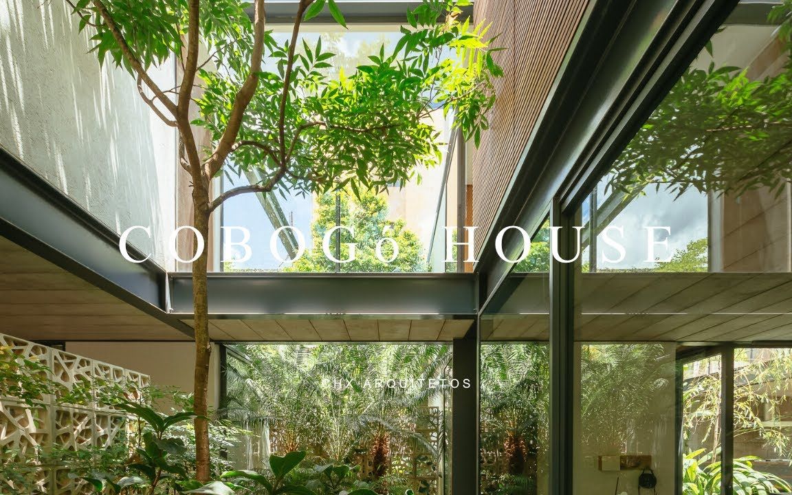 美学设计:两层楼的房屋设计,内部空间与花园景观相连