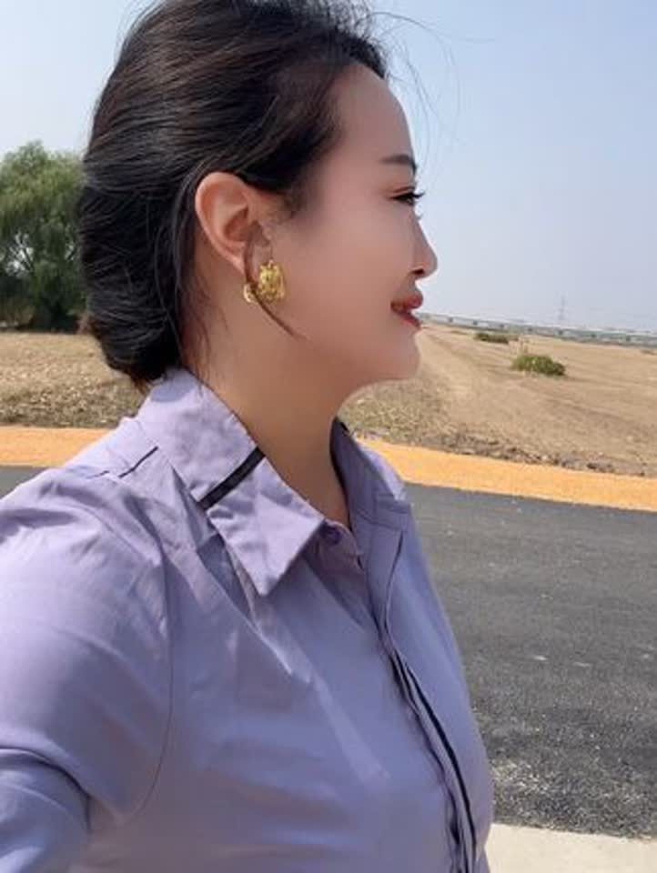 ...#你像花儿一样很美美的让人沉醉 #爱笑的女孩运气不会差 #又美又飒 ...