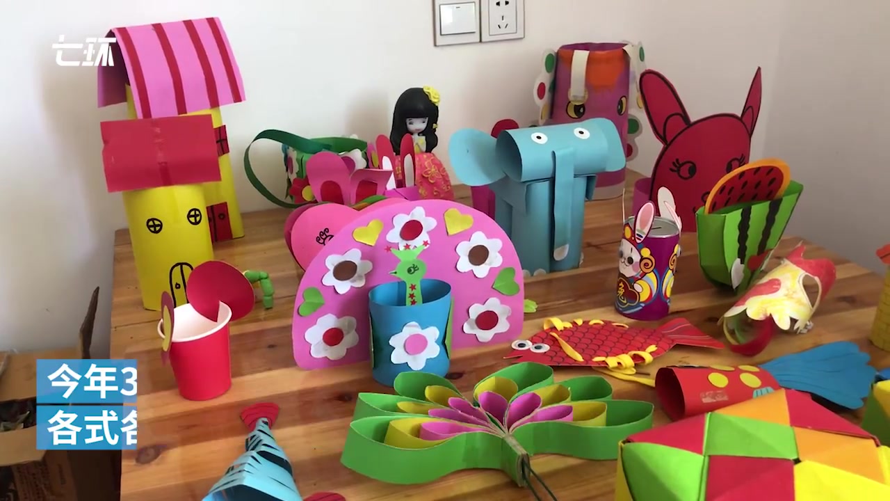 手工达人巧用废纸,20年制作上千件工艺品