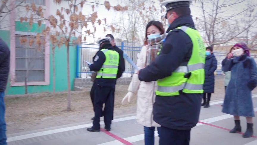 交通安全宣传进校园#接住你的年末美礼