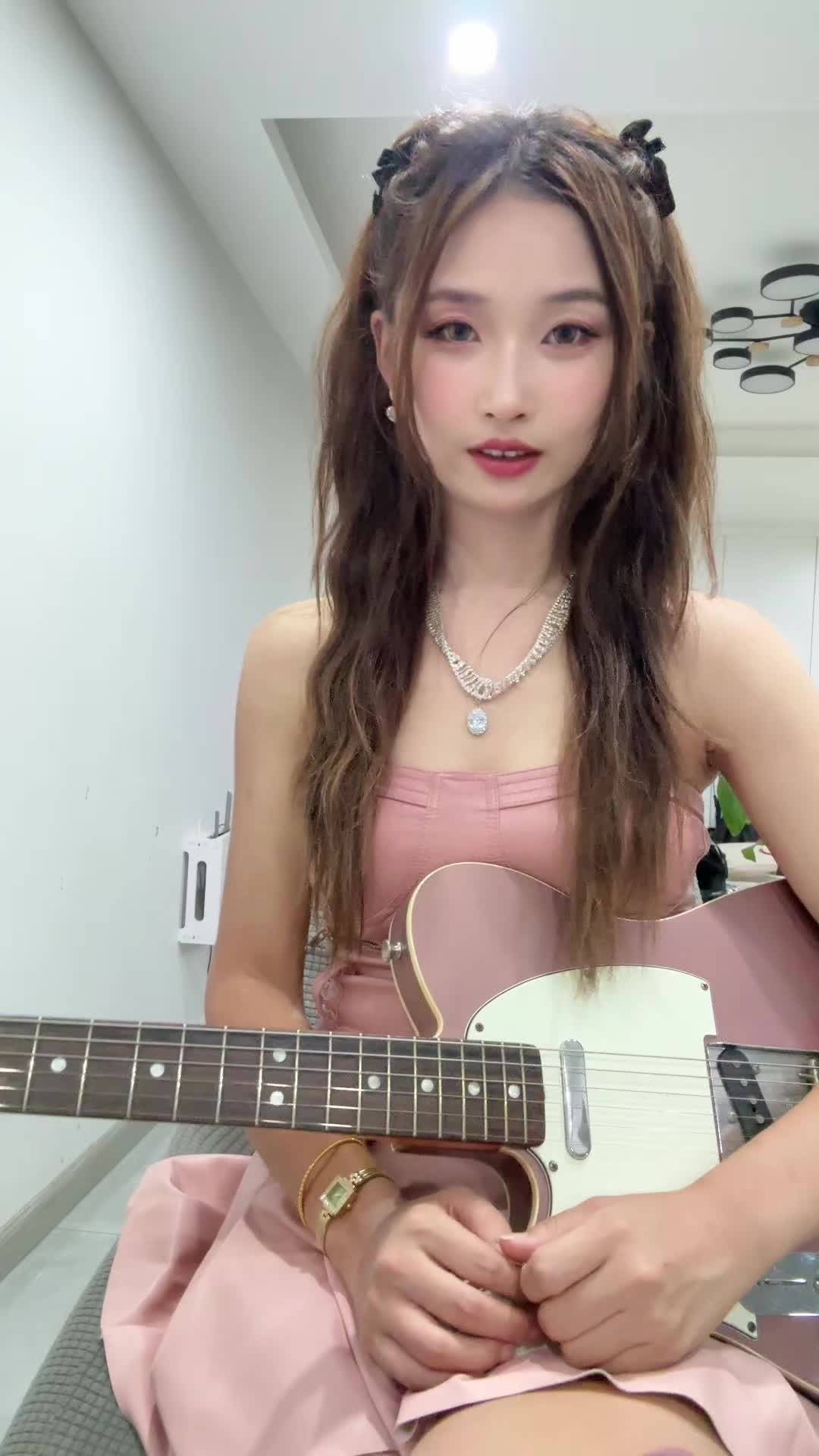 对不起了 吴京老师 #女吉他手 #零基础学吉他 #吴京 #玩梗