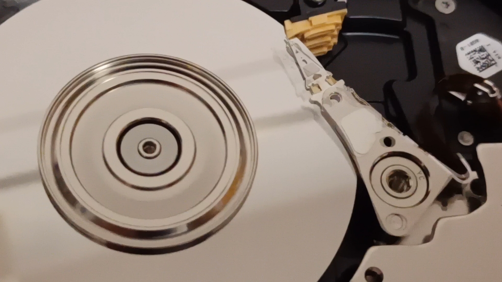 希捷2.5寸 sas 15k服务器硬盘自检录像:15E900 600GB 坏盘