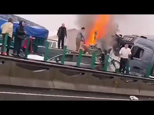 交通事故死亡率对比,为什么豪车事故死亡率偏低交通安全高速行车...