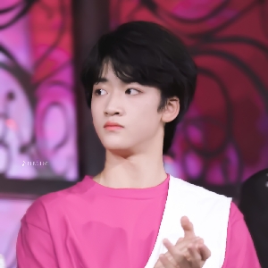 夹心二次元的婆娘 