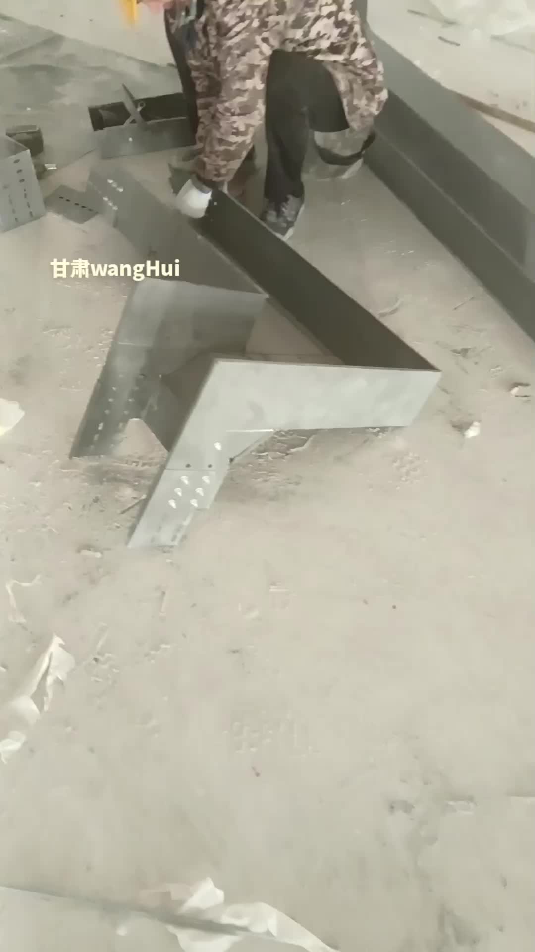 水电桥架90度成品下弯全程制作#水电工