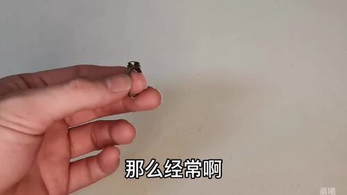 不管男人女人,戒指别胡乱戴!每个手指含义不同,看下你戴对了吗