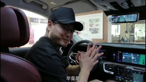 ...必须是手工制作,才能彰显它的态度?!一汽红旗新能源电动车汽车内饰