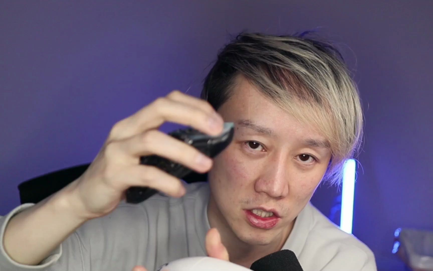 【每日分析】我自己用的2个鼠标介绍,以及一些没有用的赛事分析!0429