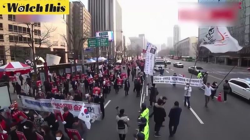 韩国市民不怕新型冠状病毒举行大规模集会要求释放朴槿惠