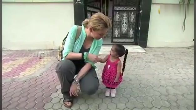 25岁女孩身高只有60厘米成为世界上最矮的女人