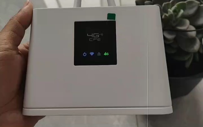 免插卡无线路由器随身WiFi 测评,今天直接给大家四个设备看直播,看看...