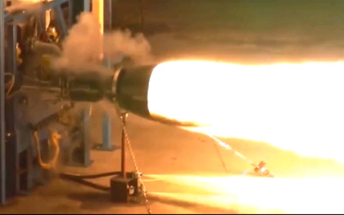 震撼的火箭发动机试车