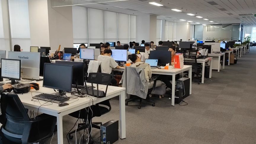 电商不好干,跟着大哥一起做商标服务,他们一年可以做几十万单