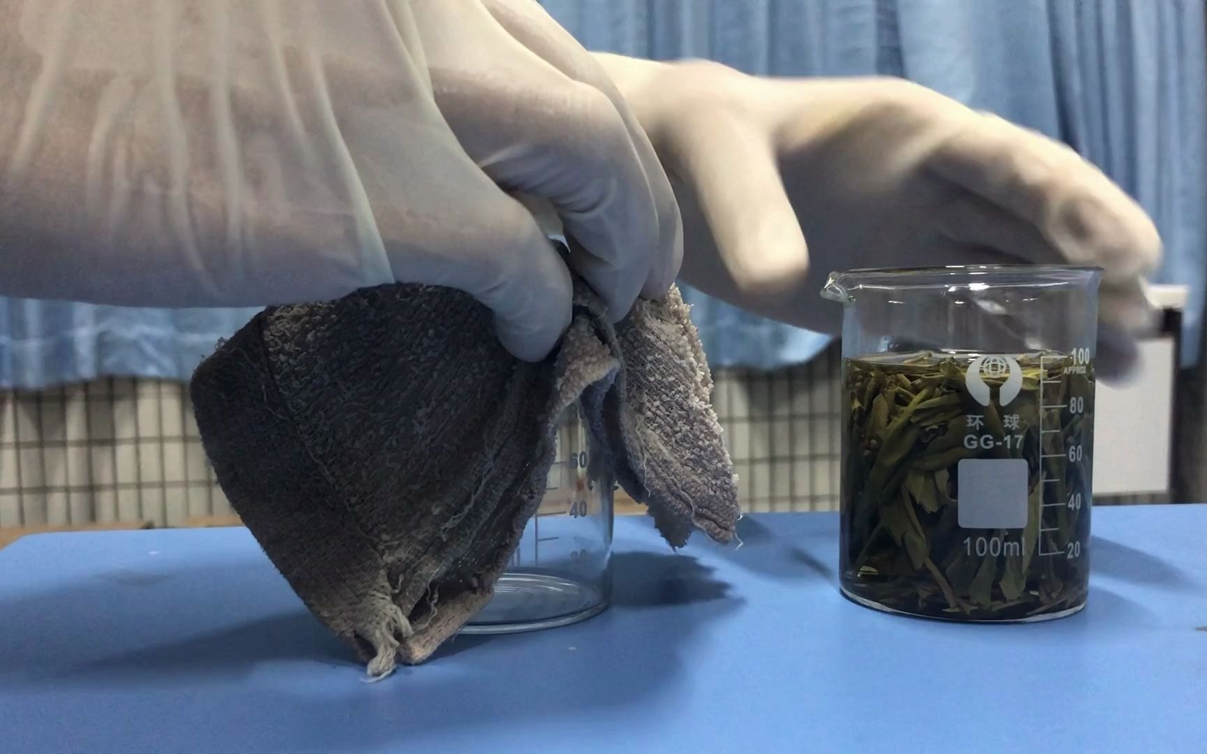 分子运动现象的改进_初中化学创新实验_绿茶指示剂