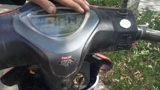 电动车钥匙丢失更换锁具车主启动不了走,关键问题就在这开关上