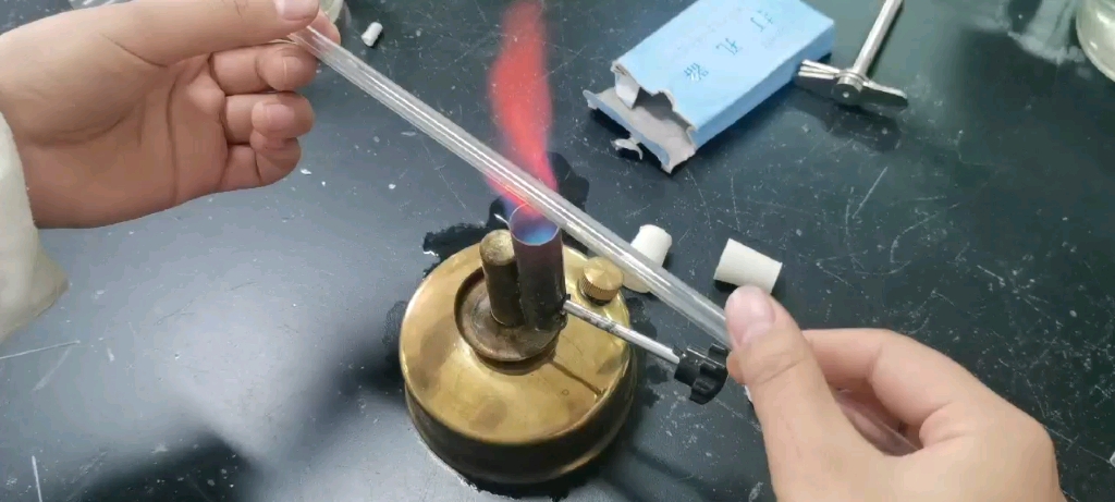 酒精喷灯下玻璃管制滴定管