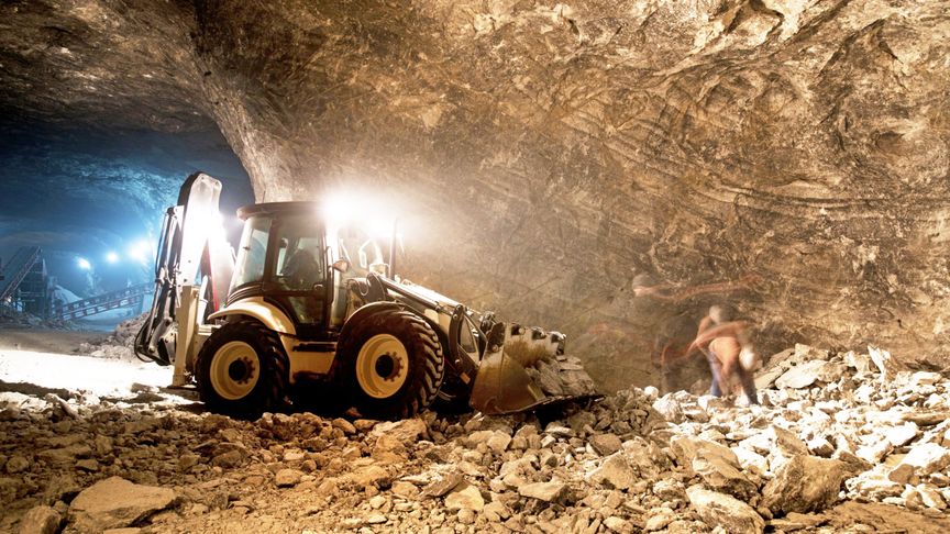 中国稀土价格低廉遭“疯抢”,10个月29亿,网友:是时候涨价了!