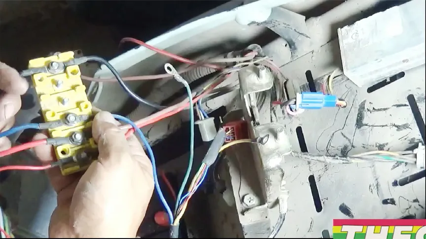 不知道电动车线路连接,师傅一步一步教会你,控制器电门锁线连接