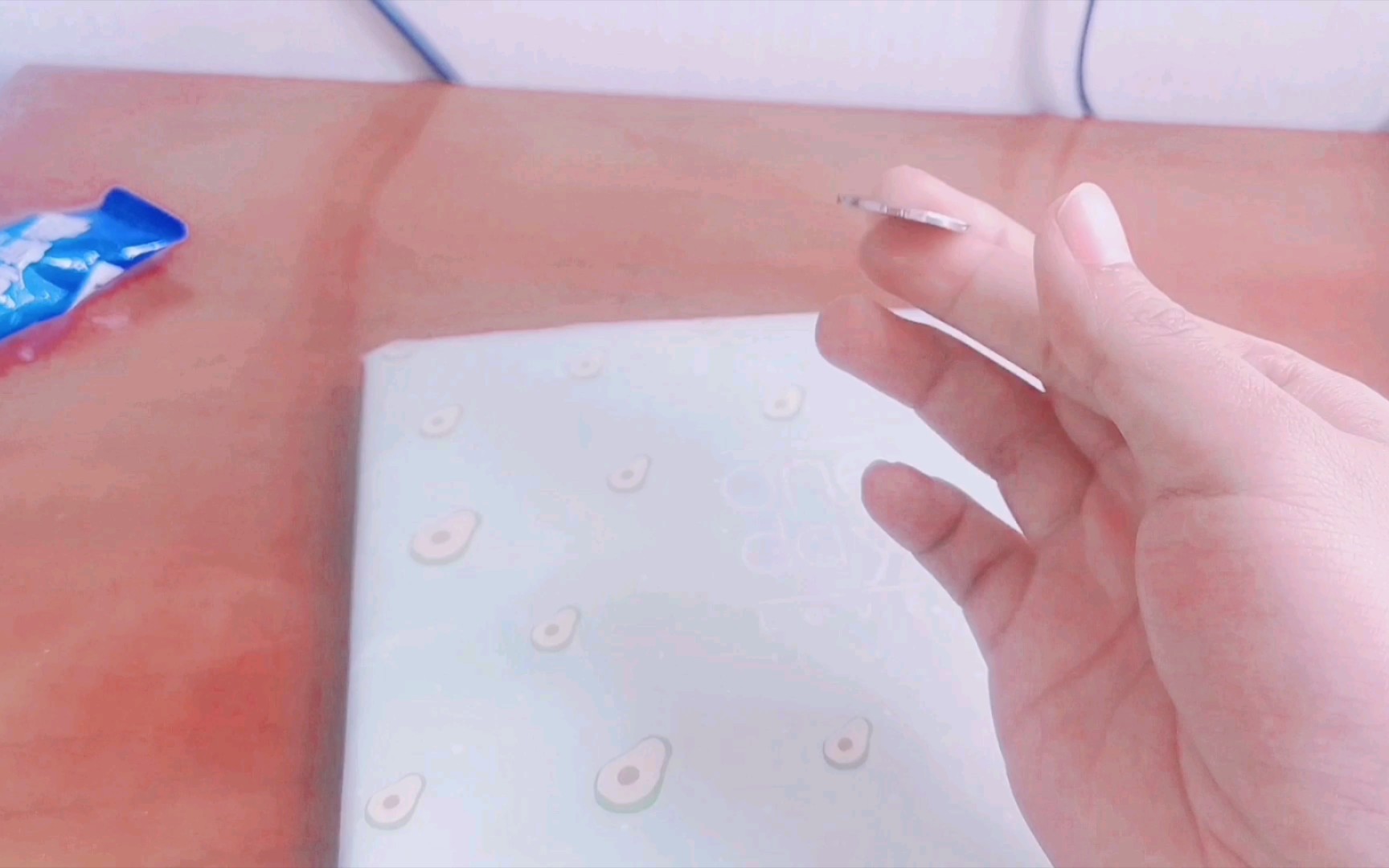 [花式硬币]教学篇之第一个完整连招,食指和中指翻、绕指柔、指尖支...