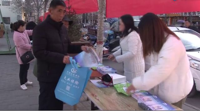 子长县文明办开展学雷锋志愿服务活动