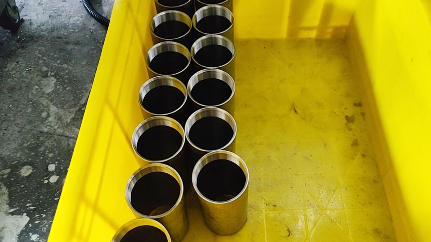 304不锈钢管,长140镗直径58内孔车M58X1.5螺纹,数车还是普车