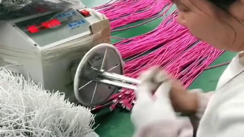 数据线就是这样缠绕的,这速度无人能敌,一看就是老人了!