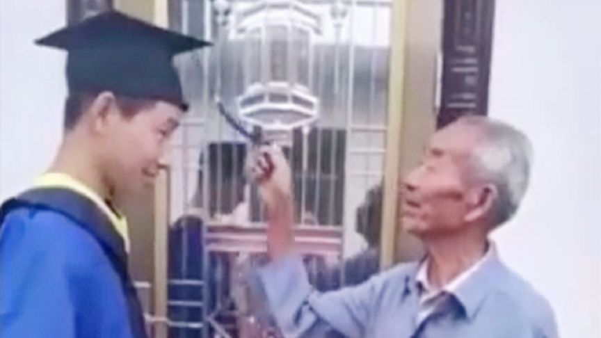 特别的毕业典礼!哈工程研究生毕业让自己爷爷拨穗