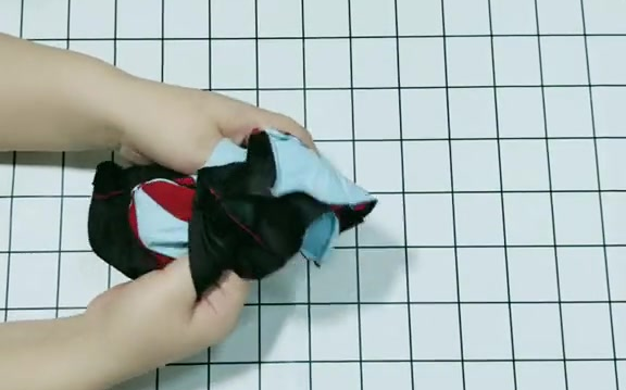 家里的废布做个迷你抱枕玩ߘ�ߘ�ߘ�旧衣服改造