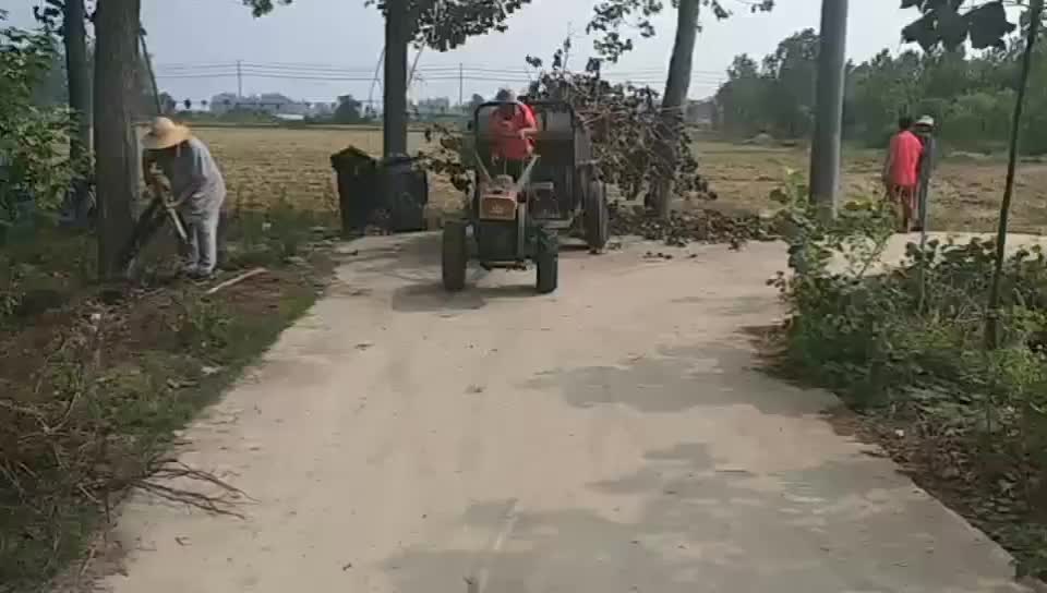 这是我们村庄开展最有意义,最受百姓拥护的活动,知道这是在干啥