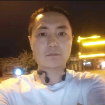 李游侠 