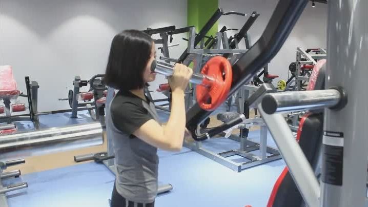 坐式上斜推胸训练器 博菲特品牌健身器材安全使用视频教程