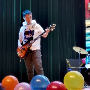 山河无恙国泰民安 