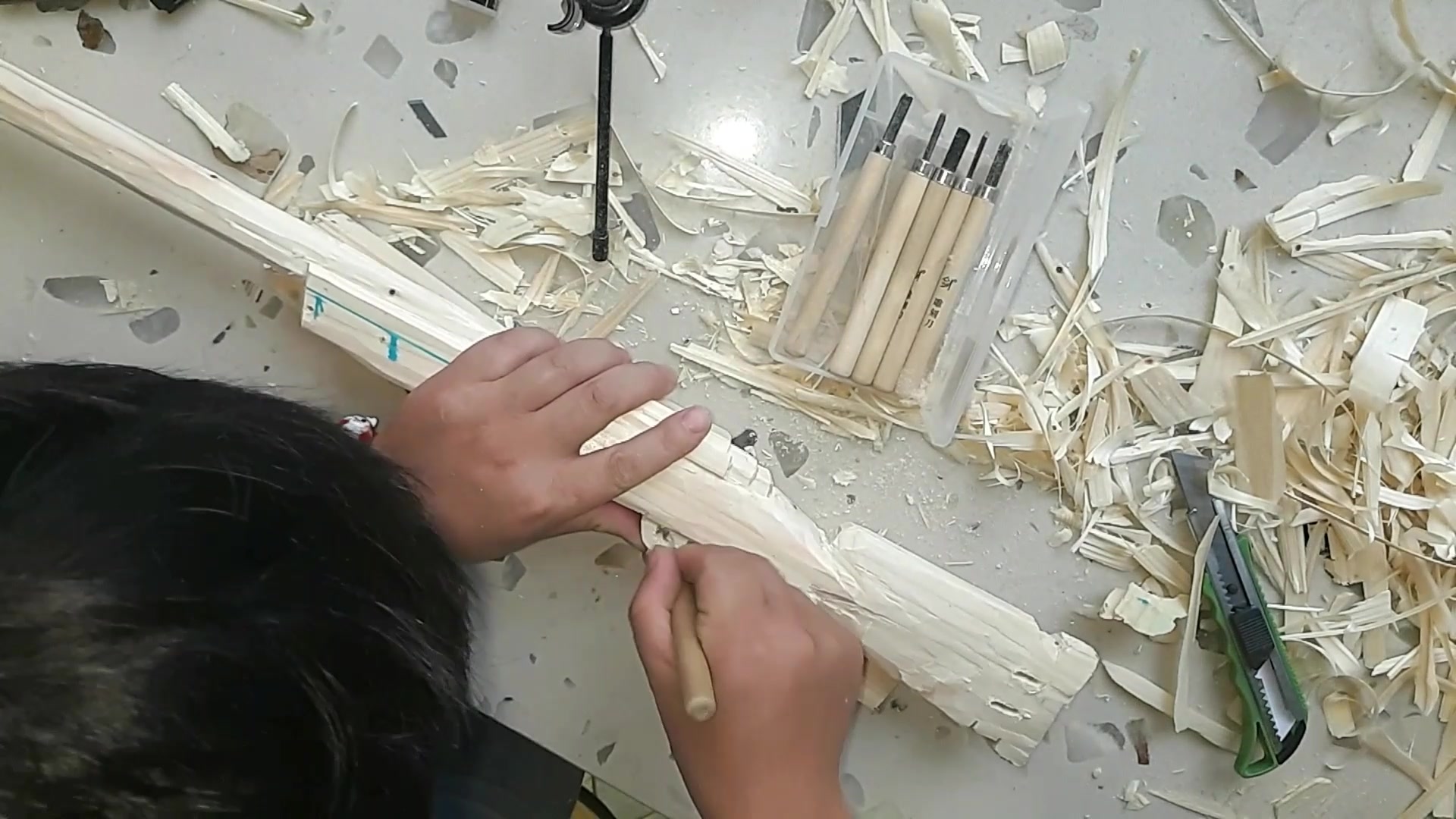 高手在民间,牛人大师用木头做了一把吃鸡热门狙击枪M24,大家看像不像