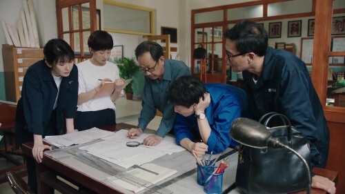 灿烂的季节:小伙带团队画新设备图纸,找师父校对,结局出乎意料