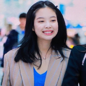 吧唧一口多肉包 