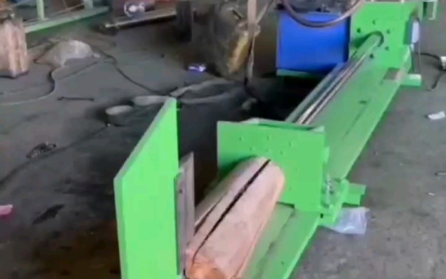 液压劈柴机操作