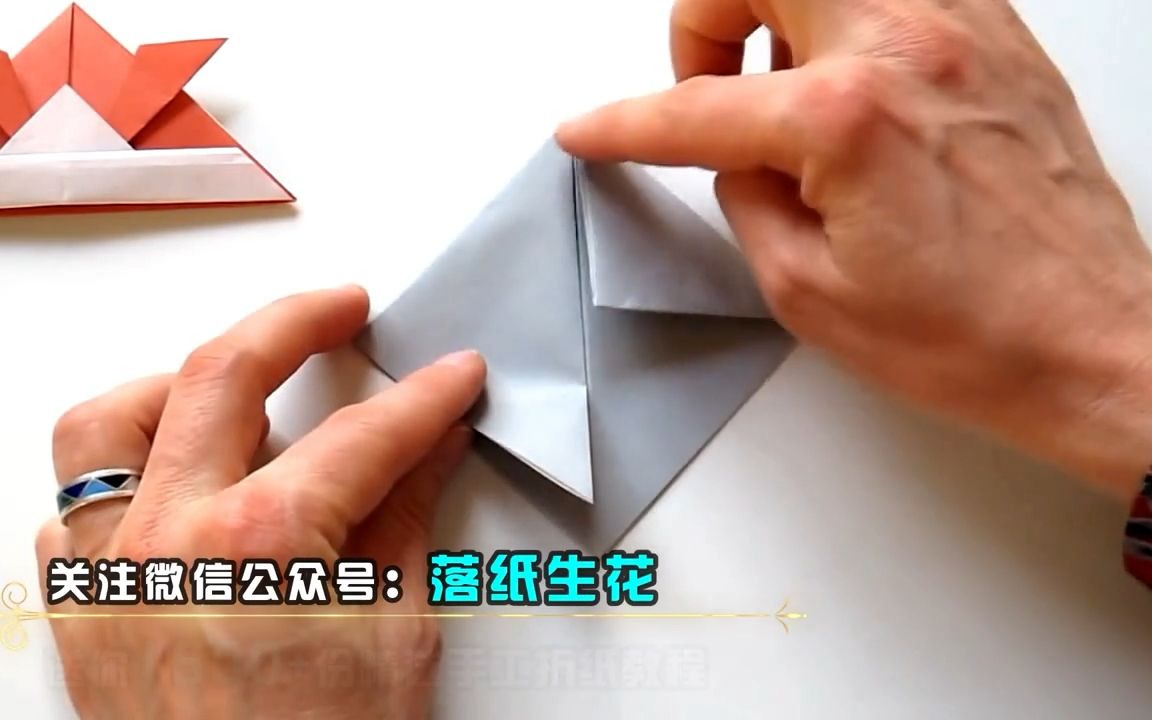 武士头盔折纸视频教程:手把手教你折纸武士帽子,很简单
