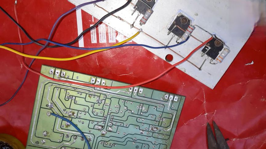 用D718和B688功率满功率放大器将功率放大器放大100瓦至1000瓦